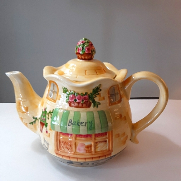 Bella Casa | Kitchen | Bella Casa By Ganz Bakery Teapot With Lid | Poshmark
